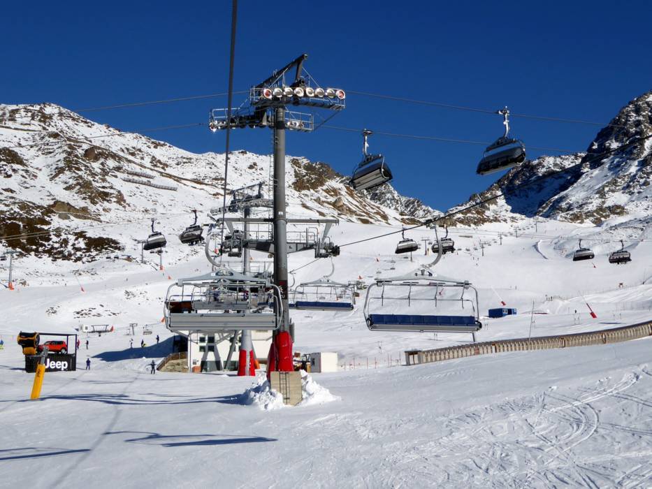 8er Sesselbahnen - Weltweit: Achter-Sessellifte